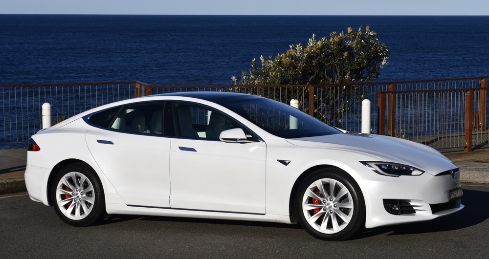 teslareview10 - Tech Guide