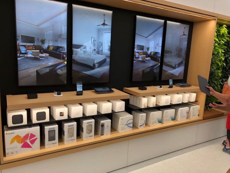Apple opens the doors to its new Chadstone Store with an updated design ...
