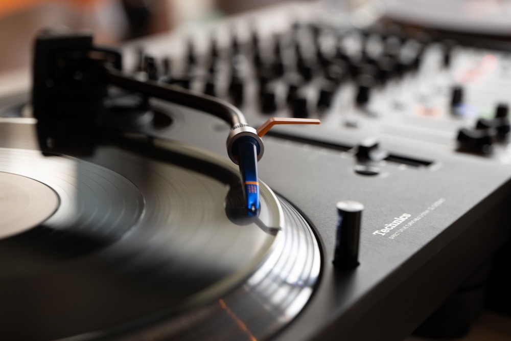 Technics is back in the groove with new turntables, speakers and ...