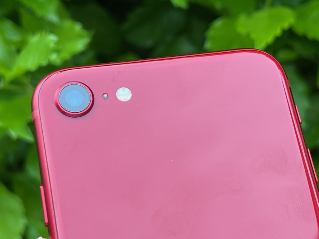 Apple iPhone SE 2022 review - a favourite design with an all-new engine ...