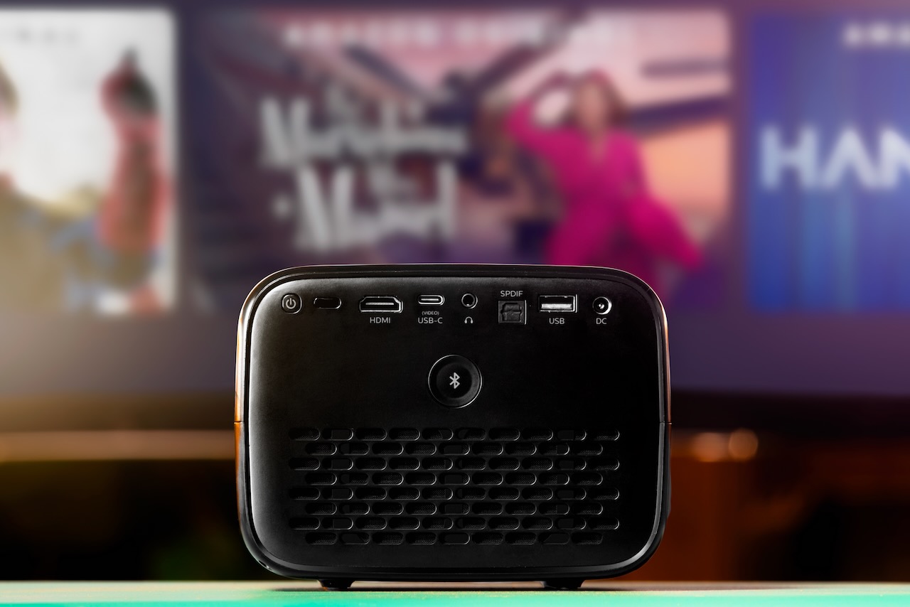 Philips PicoPix Max TV go-anywhere projector can give you a 120-inch ...