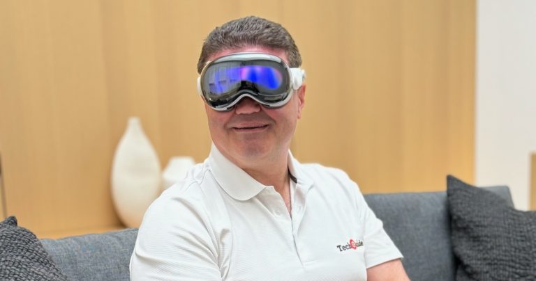 Apple Vision Pro review - the future has arrived. It's a game-changing ...