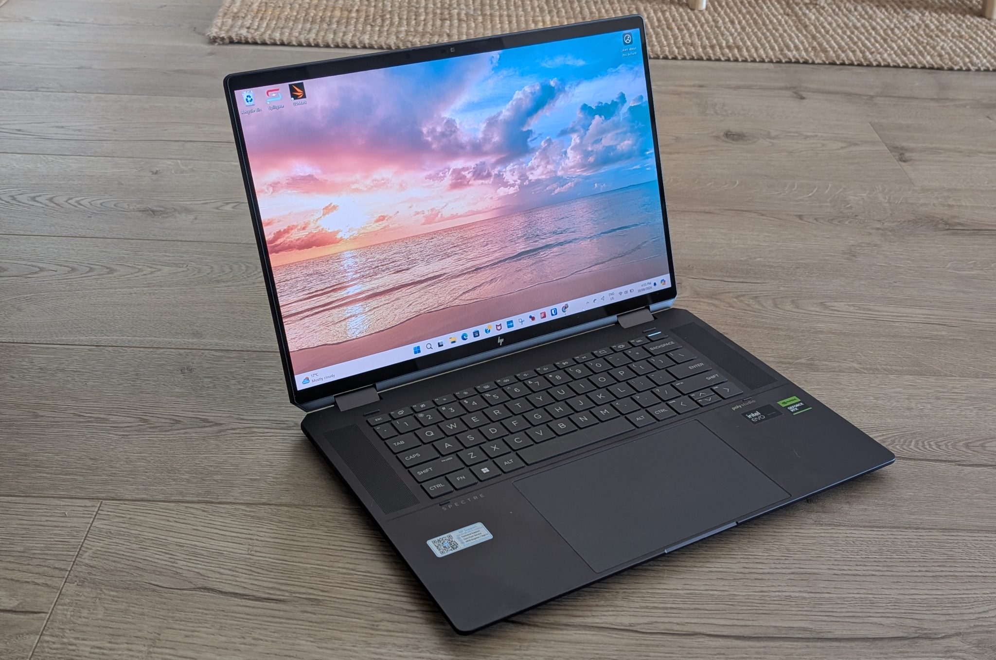 HP Spectre x360 16 laptop - big and powerful with an OLED display ...