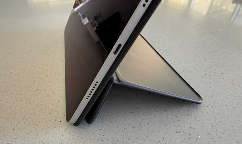 Logitech's Flip Folio can protect your iPad and keep you productive on ...