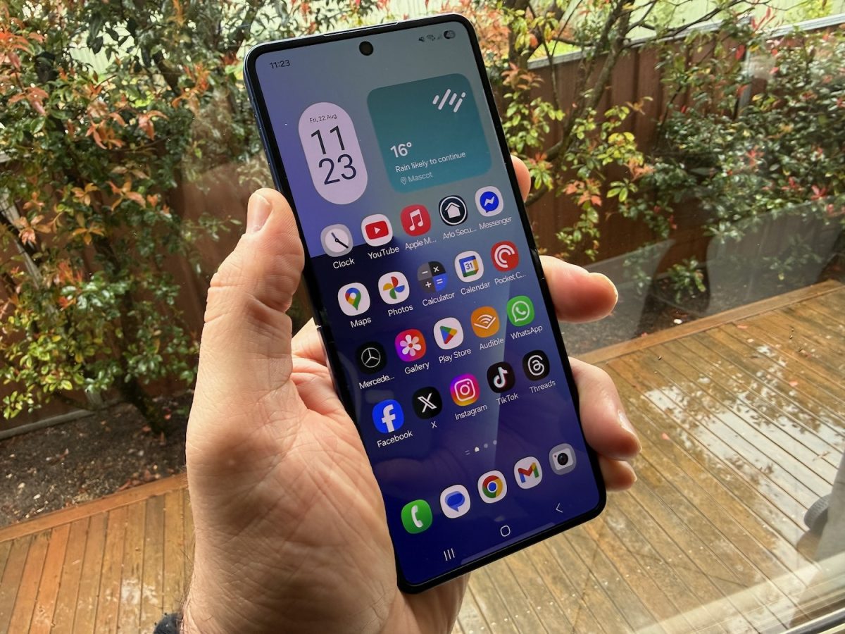 Samsung Galaxy Z Flip7 smartphone review - sleek and fun device with a ...