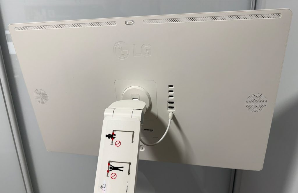 LG Smart Monitor Swing review - use it for work and play anywhere in ...